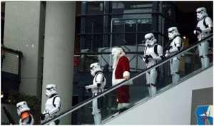 Santa Bombing! See Hilarious Pictures of Holiday Photobomb Shenanigans ...